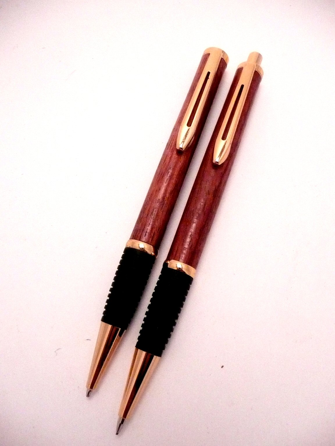 The Longwood Pen and Pencil Deskset is hand crafted from Honduran ...